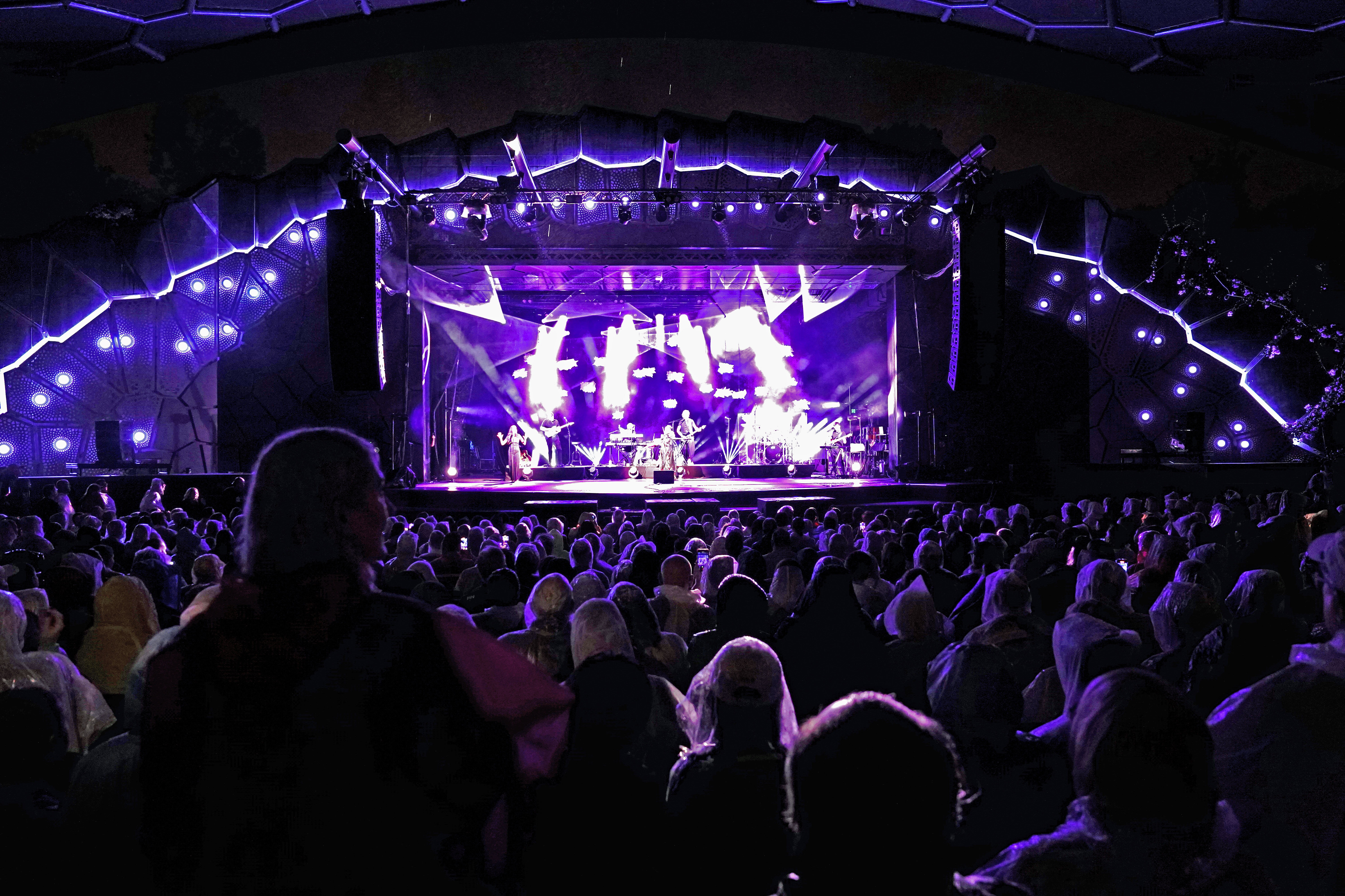 JBL VTX A-Series for Tina Arena’s 'Love Saves' Tour - MadisonAV